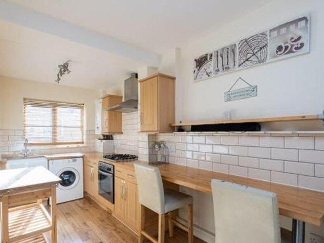 2 Bedroom Flat For Sale In South Croydon