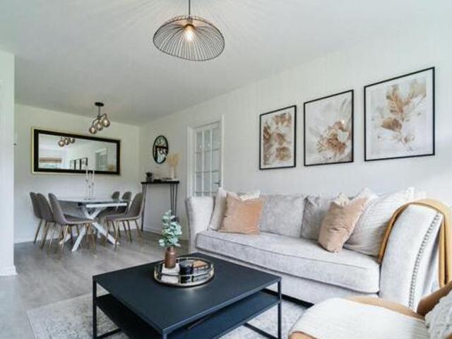 2 Bedroom Flat For Sale In South Croydon