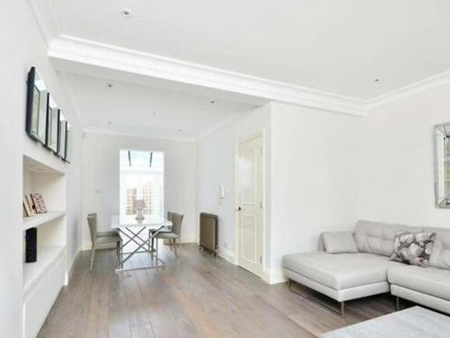 2 Bedroom Flat For Sale In South Kensington, London