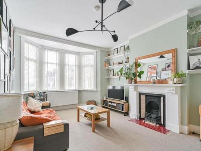 2 Bedroom Flat For Sale In South Norwood, London