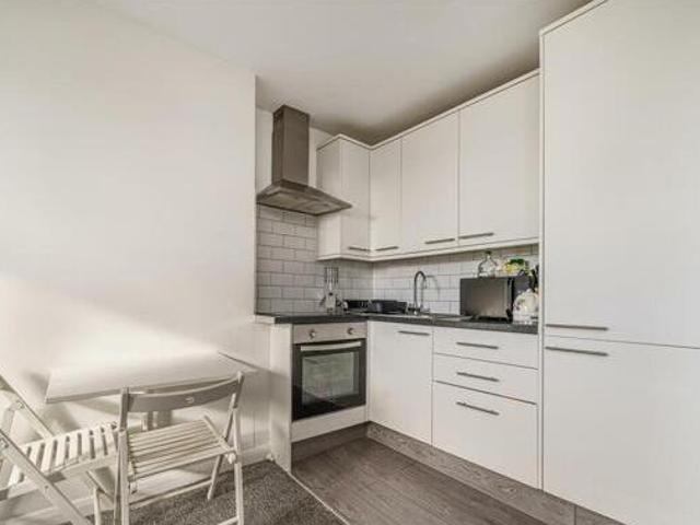 2 Bedroom Flat For Sale In South Norwood