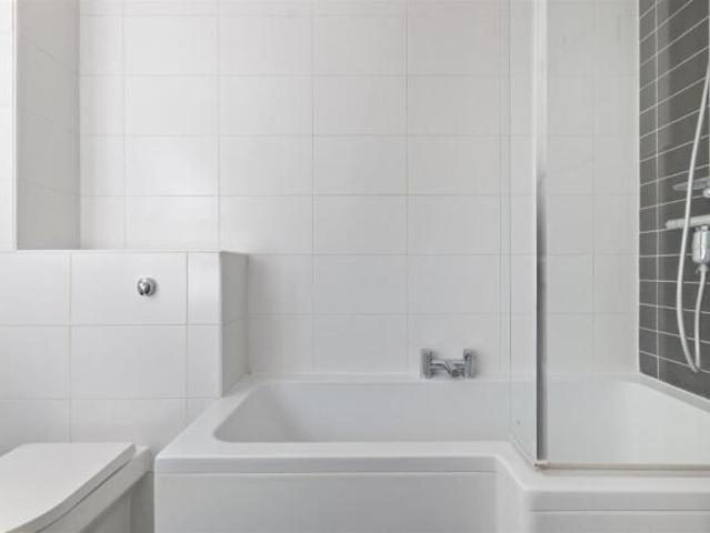 2 bedroom flat for sale in South Park Road, Wimbledon, SW19