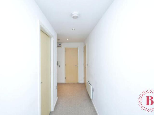 2 bedroom flat for sale in South Quay, Waterfront, SA1