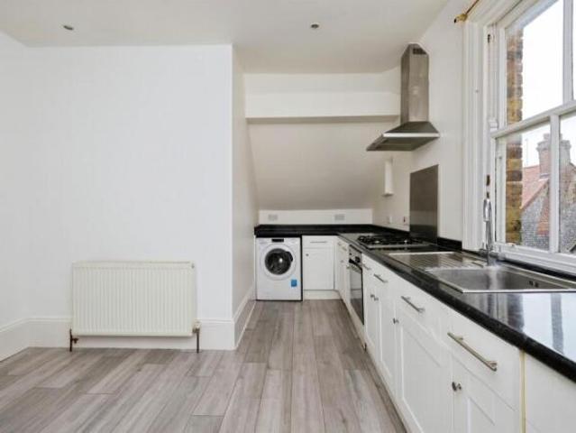 2 bedroom flat for sale in South Street, Eastbourne, BN21