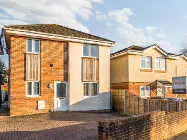 2 Bedroom Flat For Sale In Southampton, Hampshire