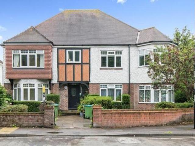 2 Bedroom Flat For Sale In Southampton, Hampshire