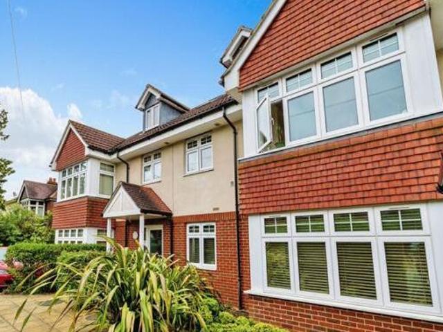 2 Bedroom Flat For Sale In Southampton, Hampshire