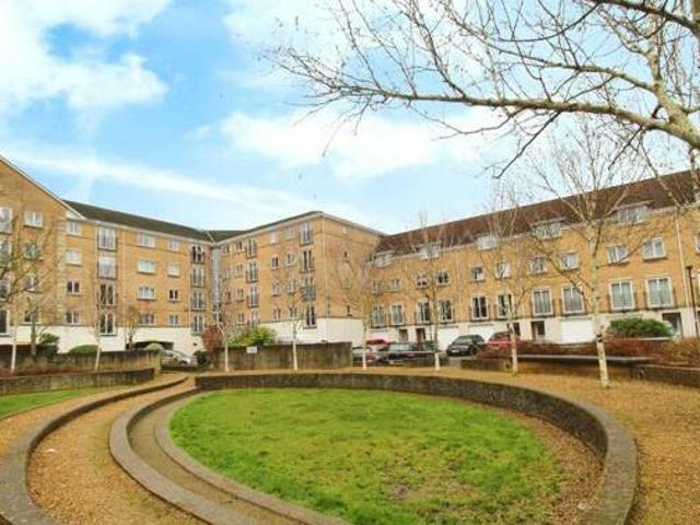 2 Bedroom Flat For Sale In Southampton, Hampshire