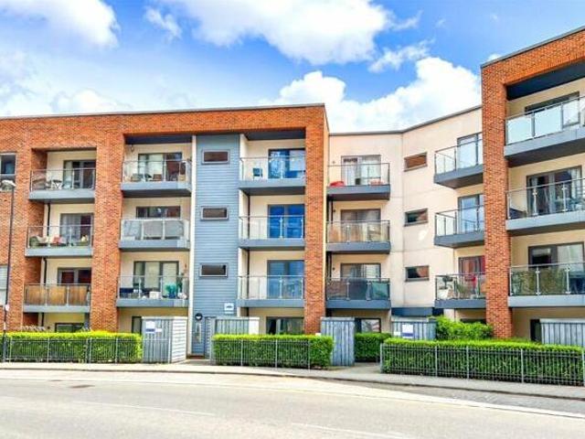 2 Bedroom Flat For Sale In Southampton, Hampshire