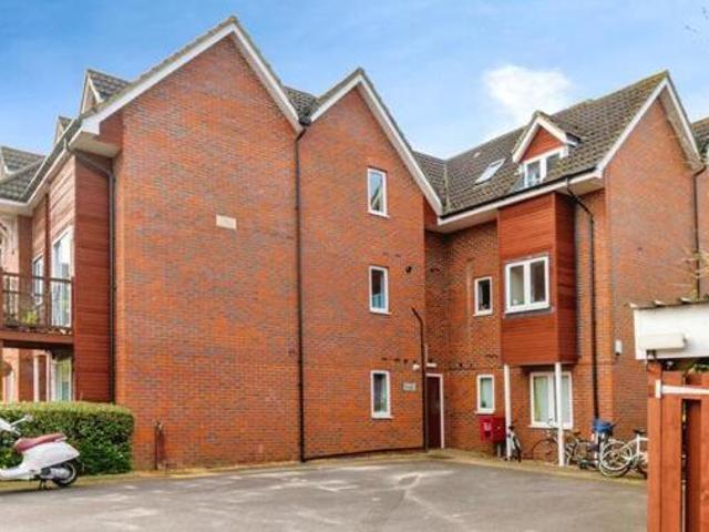 2 Bedroom Flat For Sale In Southampton, Hampshire