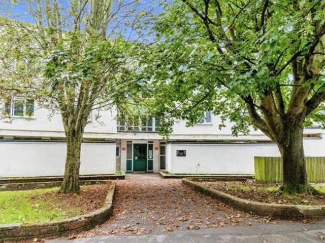 2 Bedroom Flat For Sale In Southampton, Hampshire