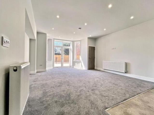 2 bedroom flat for sale in Southbourne, BH6