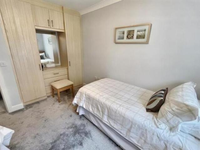 2 bedroom flat for sale in Southbourne, BH6