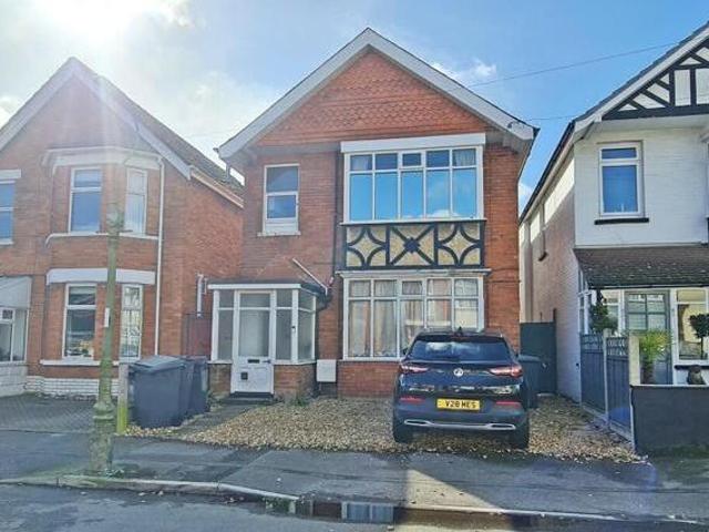 2 Bedroom Flat For Sale In Southbourne, Bournemouth