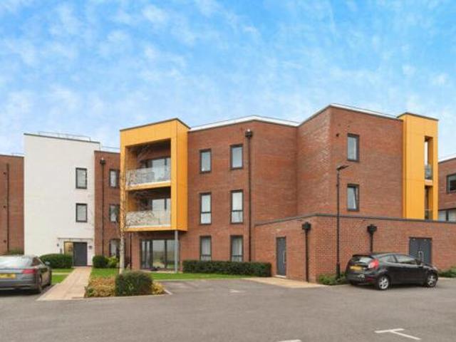 2 Bedroom Flat For Sale In Southend on sea