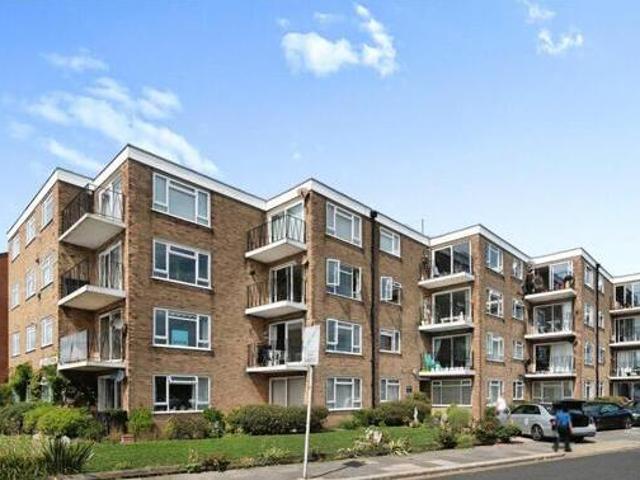 2 Bedroom Flat For Sale In Southend on sea, Essex
