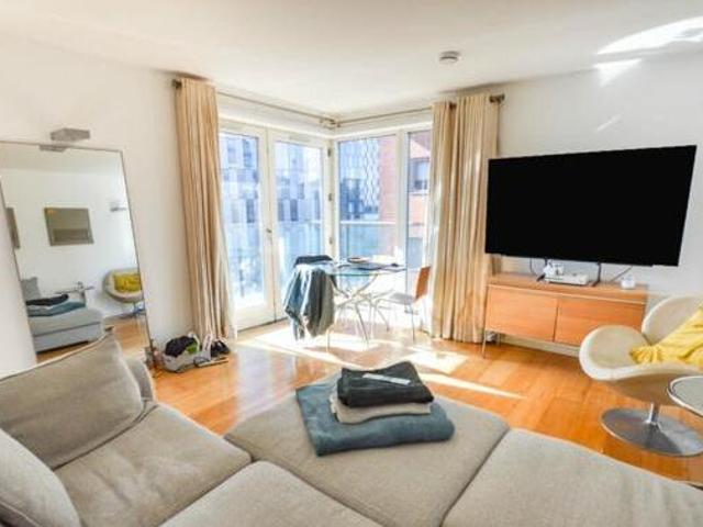 2 Bedroom Flat For Sale In Southern Gateway, Manchester