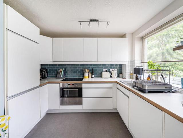 2 bedroom flat for sale in Southfield Park, Oxford, OX4