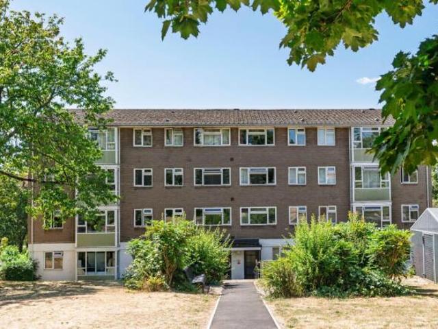 2 bedroom flat for sale in Southfield Park, Oxford, OX4