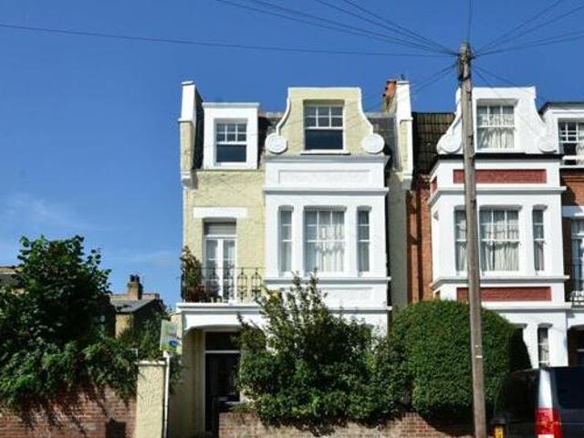 2 Bedroom Flat For Sale In Southfields, London