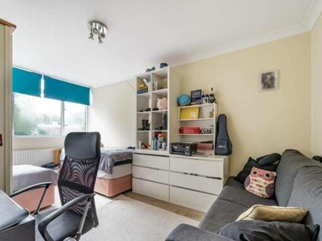 2 Bedroom Flat For Sale In Southfields, London