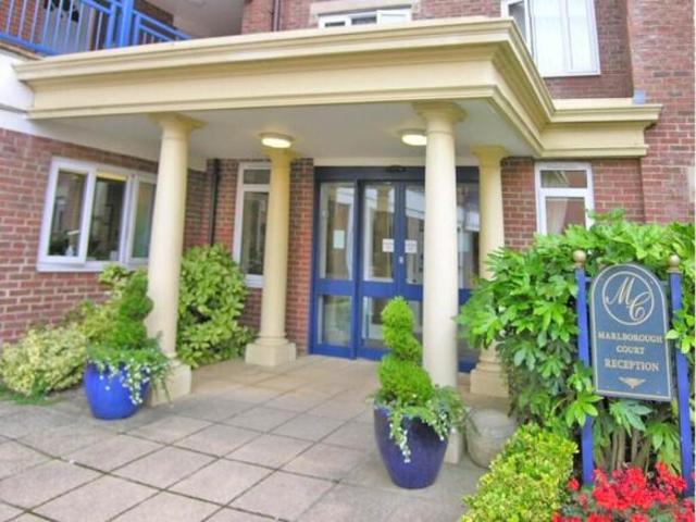 2 bedroom flat for sale in Southfields Road, Eastbourne, BN21 1BT, BN21