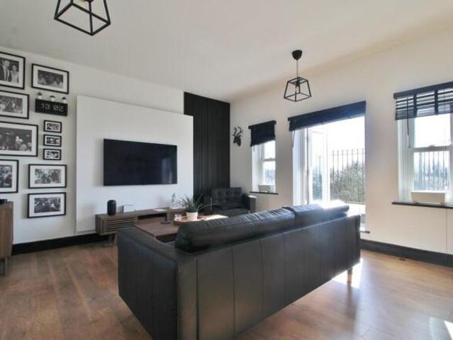 2 bedroom flat for sale in Southsea Terrace, Southsea, PO5