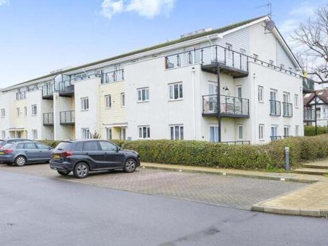 2 Bedroom Flat For Sale In Southsea, Hampshire