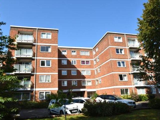 2 Bedroom Flat For Sale In Southsea, Hampshire