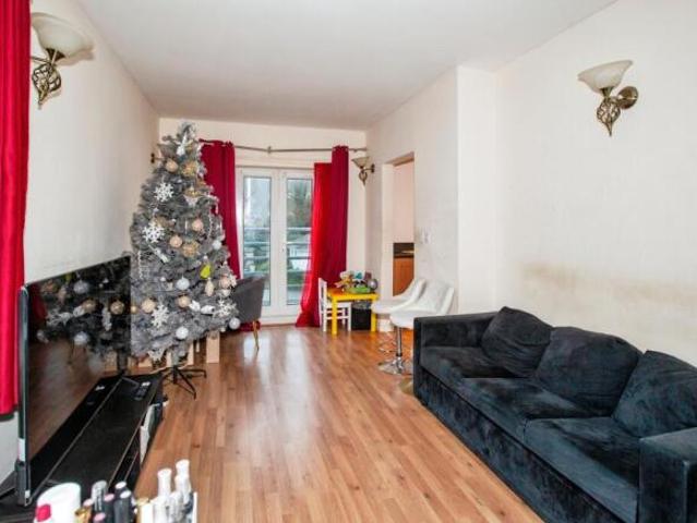 2 bedroom flat for sale in Sovereign Heights, Slough, SL3