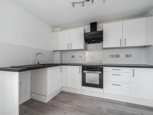 2 bedroom flat for sale in Slough, Centrika, Bath Road, SL1