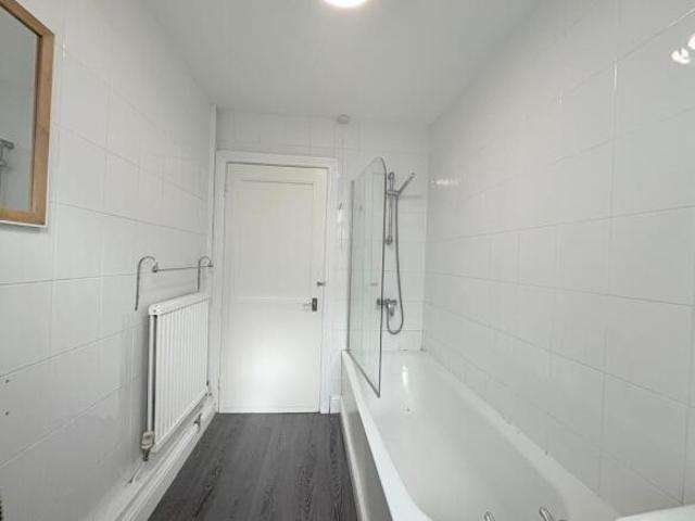 2 bedroom flat for sale in Splott Road, Cardiff, CF24