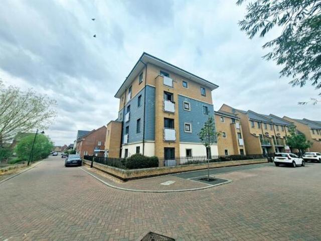 2 bedroom flat for sale in Spring Avenue, Hampton Vale, Peterborough, PE7