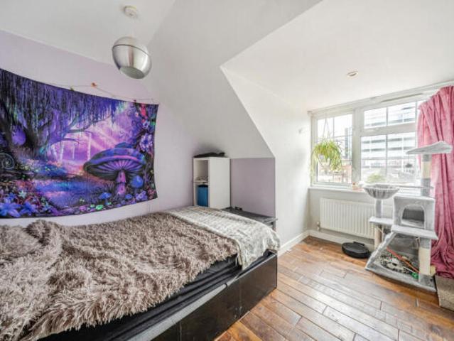 2 bedroom flat for sale in Springfield Road, Kingston Upon Thames, KT1