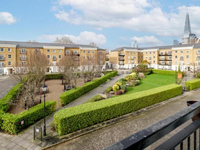 2 bedroom flat for sale in Spurgeon Street, London, SE1