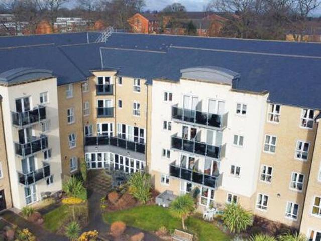 2 Bedroom Flat For Sale In Squirrel Way, Leeds