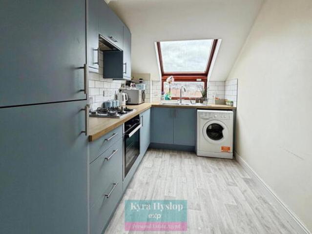 2 bedroom flat for sale in Swan Court, Old Mill Close, Exeter, EX2