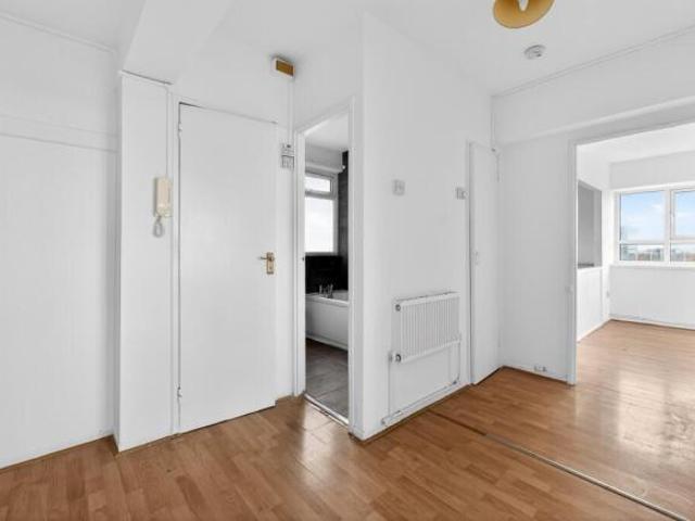 2 bedroom flat for sale in Swanton Gardens, London, SW19