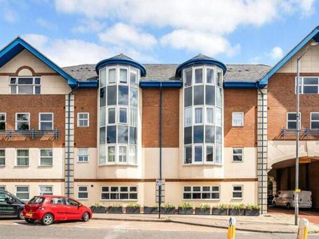 2 Bedroom Flat For Sale In St. Albans