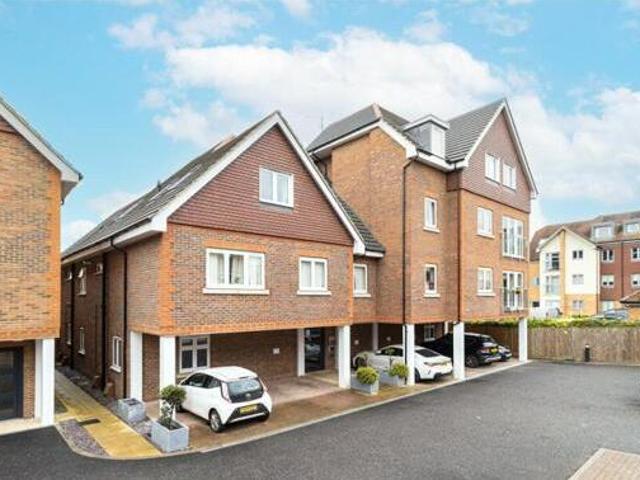 2 Bedroom Flat For Sale In St. Albans