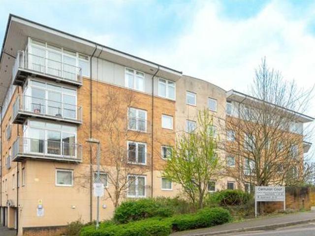 2 Bedroom Flat For Sale In St. Albans