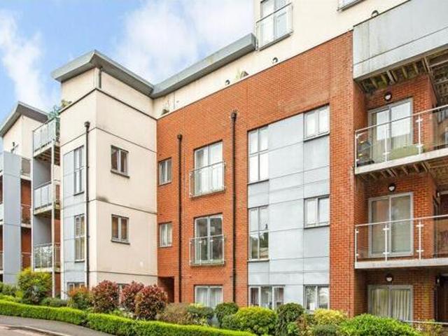 2 Bedroom Flat For Sale In St. Albans