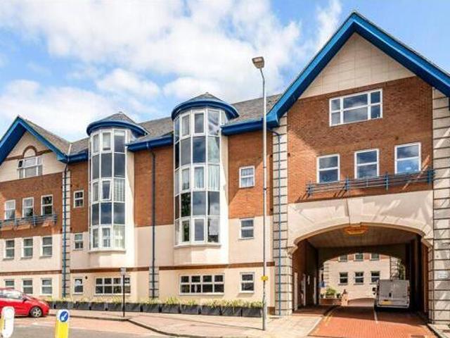 2 Bedroom Flat For Sale In St. Albans