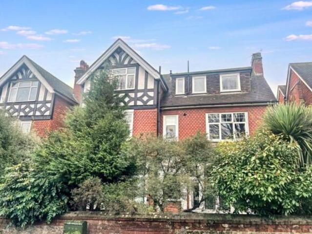 2 bedroom flat for sale in St. Annes Road, Eastbourne, BN21