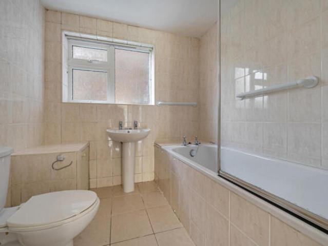 2 bedroom flat for sale in St Andrews Gardens, Church Road, Worthing, West Sussex, BN13