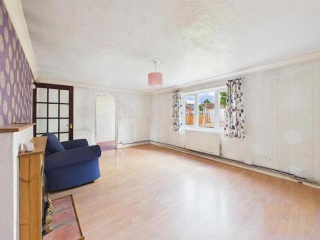 2 bedroom flat for sale in St. Andrews Green, Churchdown, Gloucester, GL3