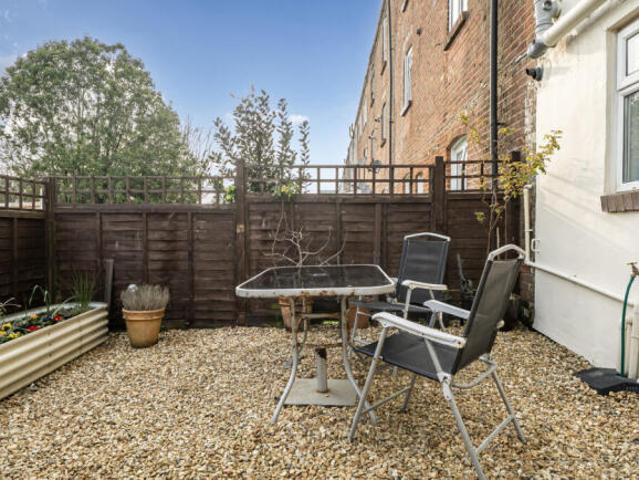 2 bedroom flat for sale in St. Catherines Road, Winchester, Hampshire, SO23