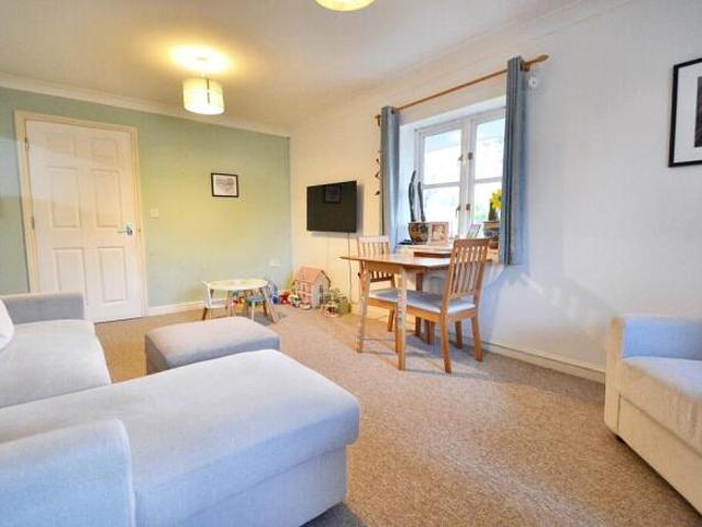 2 bedroom flat for sale in St Cross, SO23