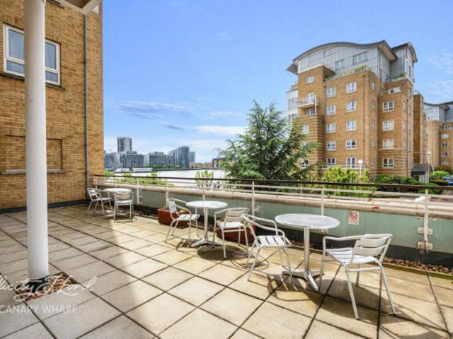 2 bedroom flat for sale in St Davids Square, London E14