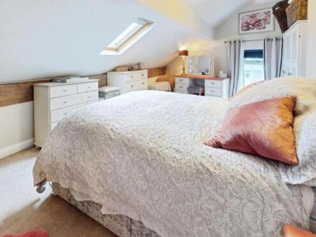 2 bedroom flat for sale in St Enochs Road, Bradford, BD6